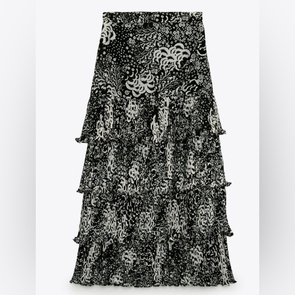 Zara | Skirts | Zara Ruffle Tiered Boho Floral Printed Maxi Skirt ...